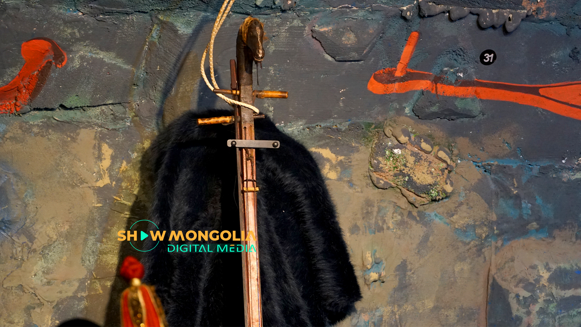 ХАРЬД ЗАРАГДСАН ХҮРЭН ХАЛЗАН ХУУРЫГ ЭХ ОРОНД НЬ БУЦААН АВЧИРЛАА Show Mongolia Digital Media